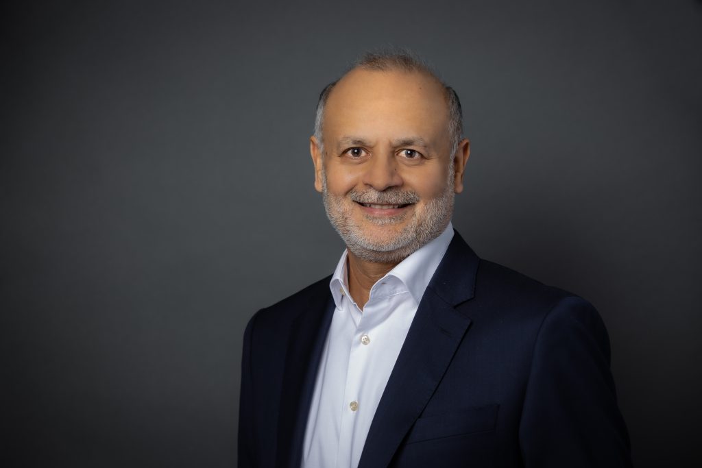 Haris Hanif explică cum se diferențiază Orange Money de o bancă ...