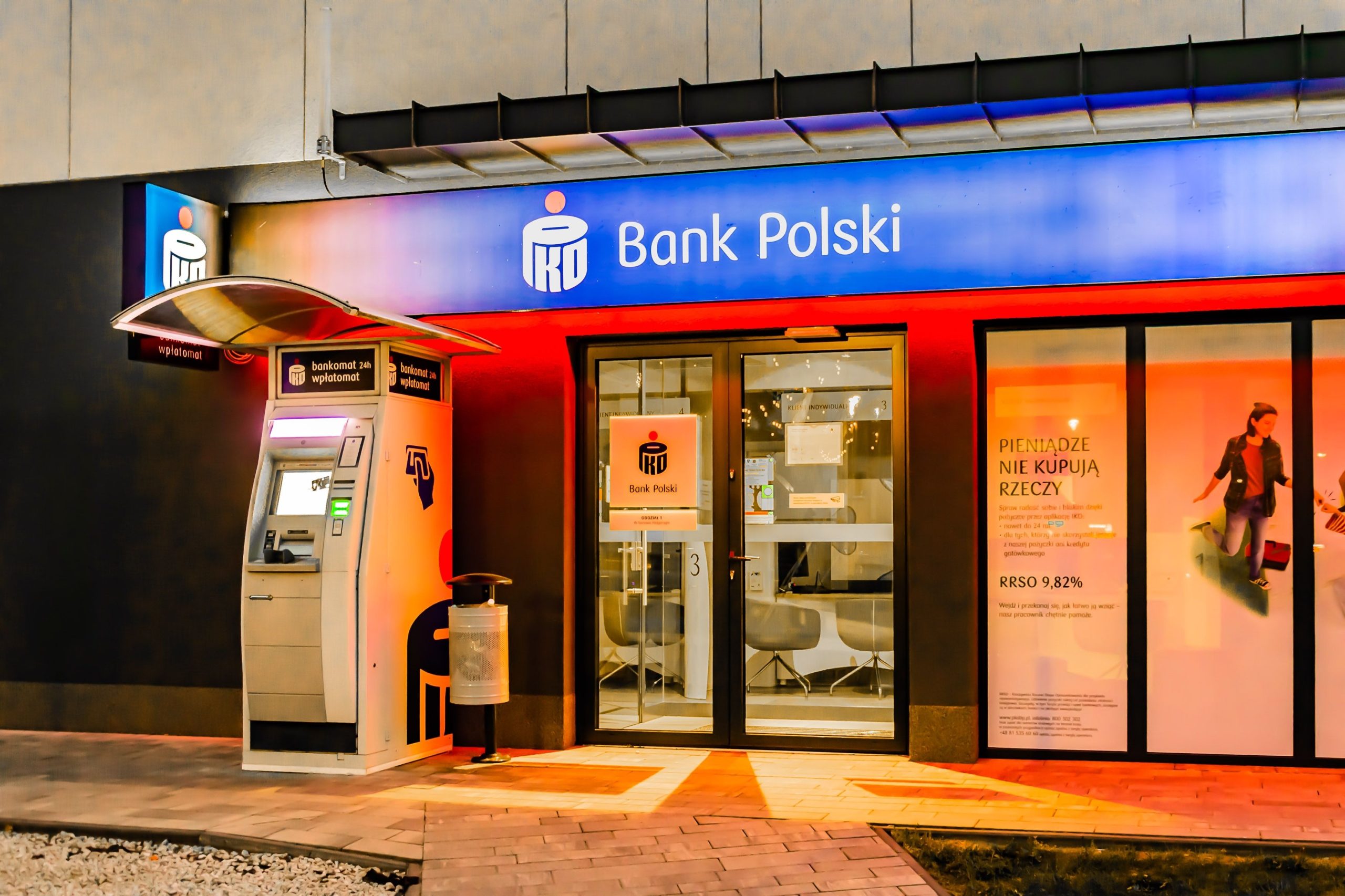 Se intensifică concurența pe piața bancară: PKO Bank Polski, cea mai ...