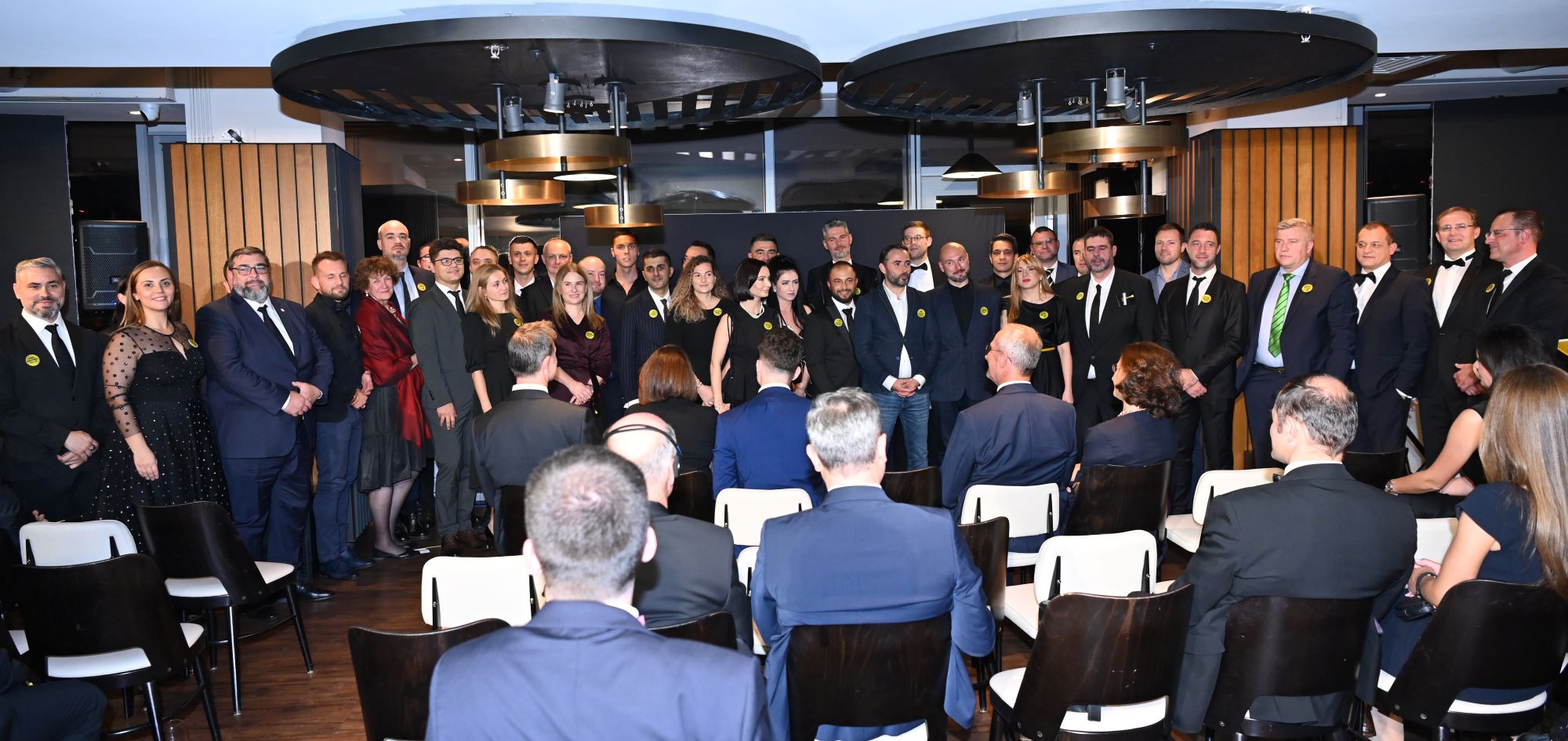 Poza-Grup-companii-MoonShotX-2024 - Stiri Bancare