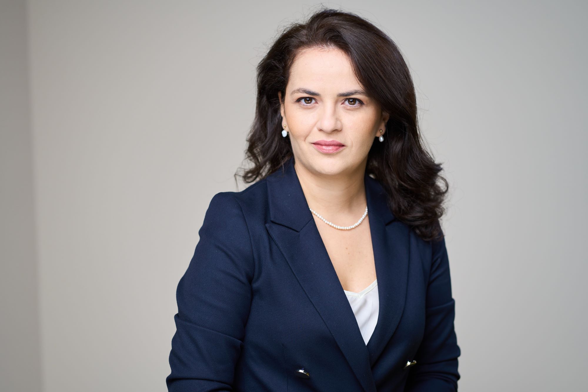 Raiffeisen Bank lansează TRAVEL AROUND THE WORLD, asigurare de tip ...