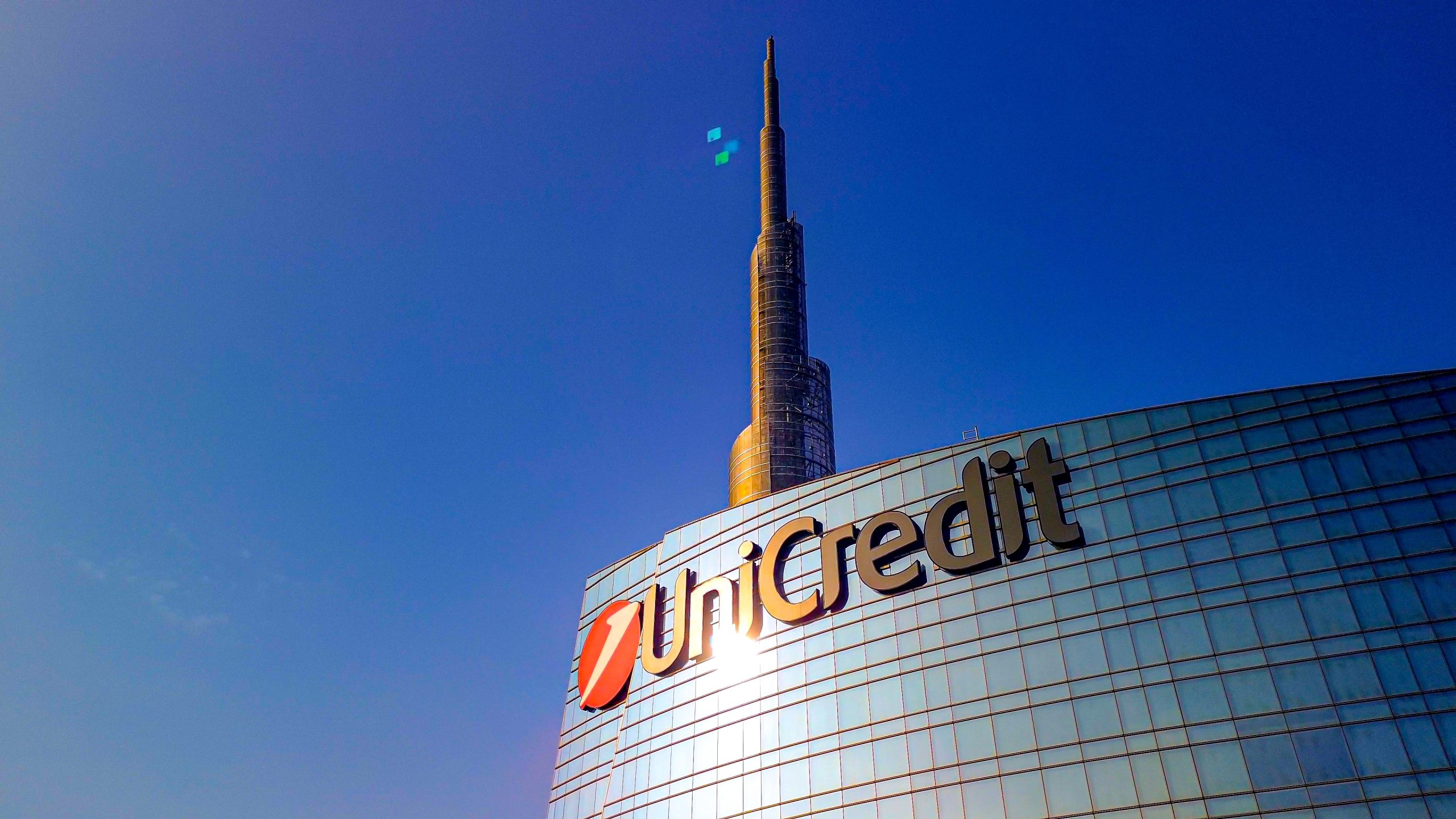 UniCredit anunță rezultate record în Europa. În România, banca a ...